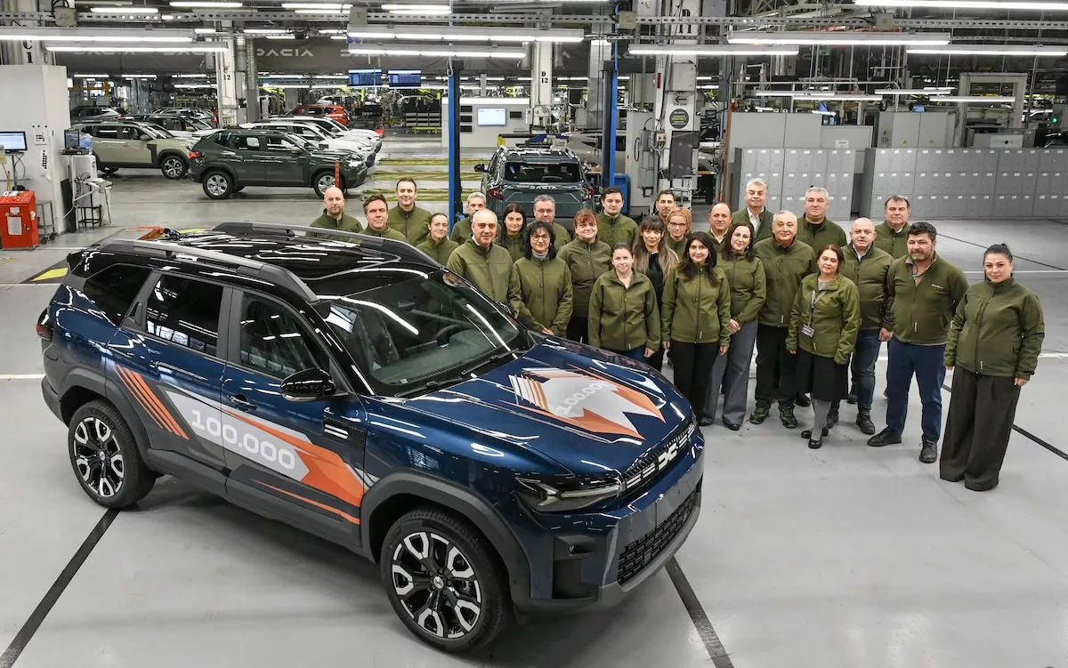 Dacia’s Mioveni plant rolls out 100,000th Bigster as exports drive sales